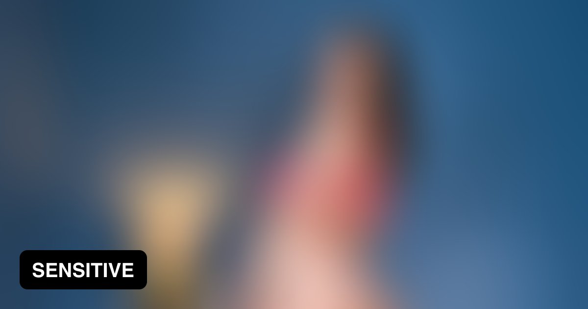 Hot pink and black tights is an interesting combo - 9GAG