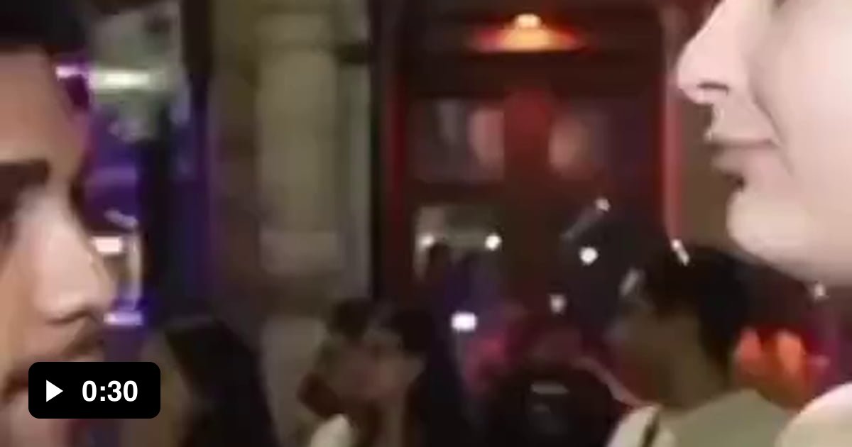 She gotta be embarrassed - 9GAG