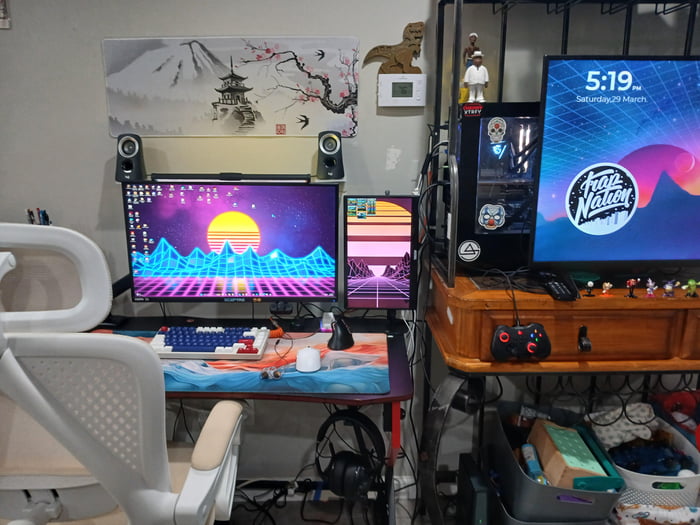 Plz excuse the terrible cable management - 9GAG