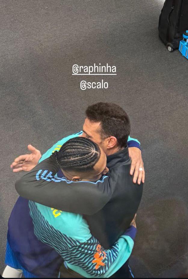 Hug between Scaloni and Raphinha after the Argentina- Brazil match - 9GAG