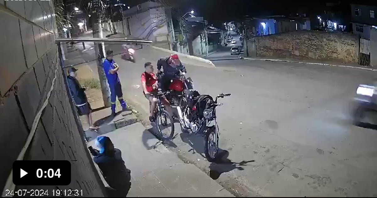 Violent motorcycle crash - 9GAG