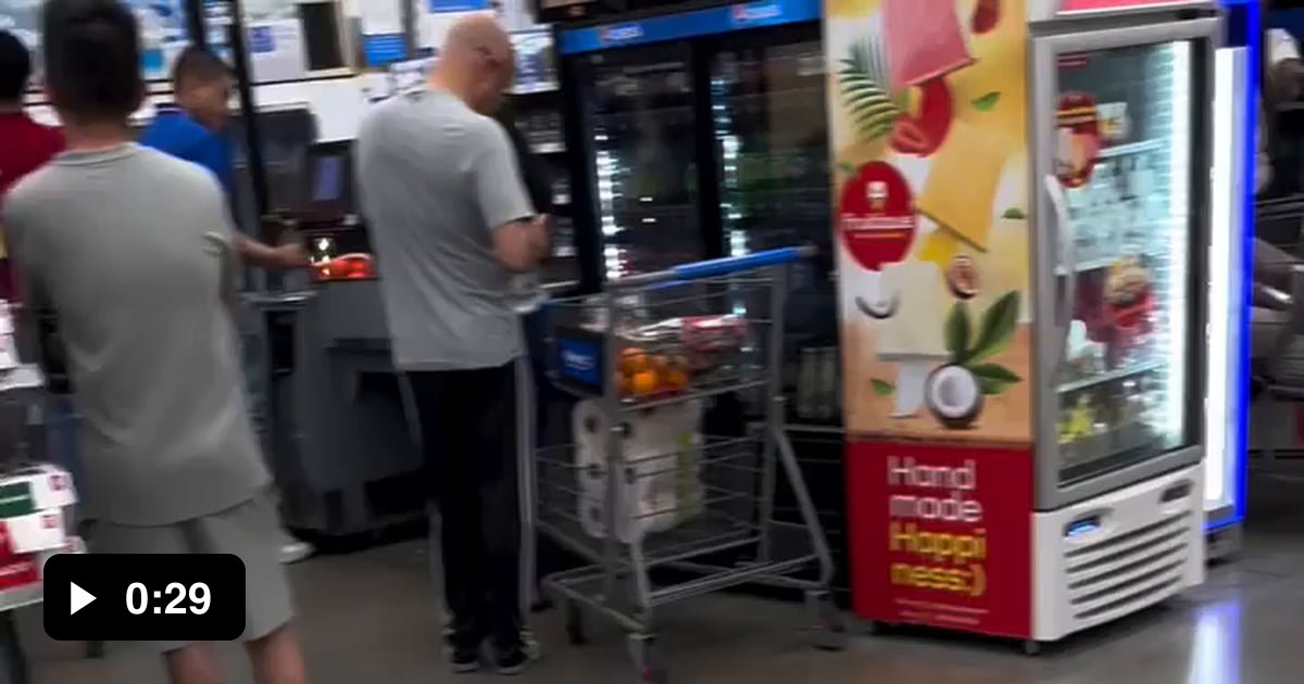 How could you not think this is objectively cute?!? Awww 🥰 - 9GAG