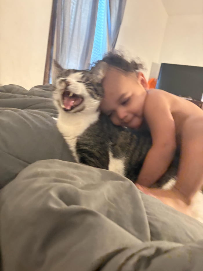 Cisco is definitely letting the baby know how he feels - 9GAG