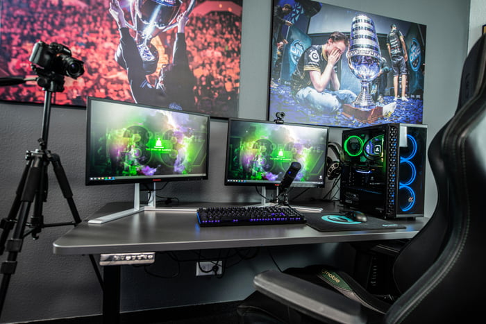 🔥 The Ultimate Battlestation! 💻🎮 Would You Game Here? - 9GAG