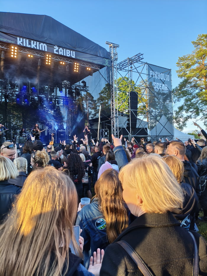 Idk stick or smth - 9GAG