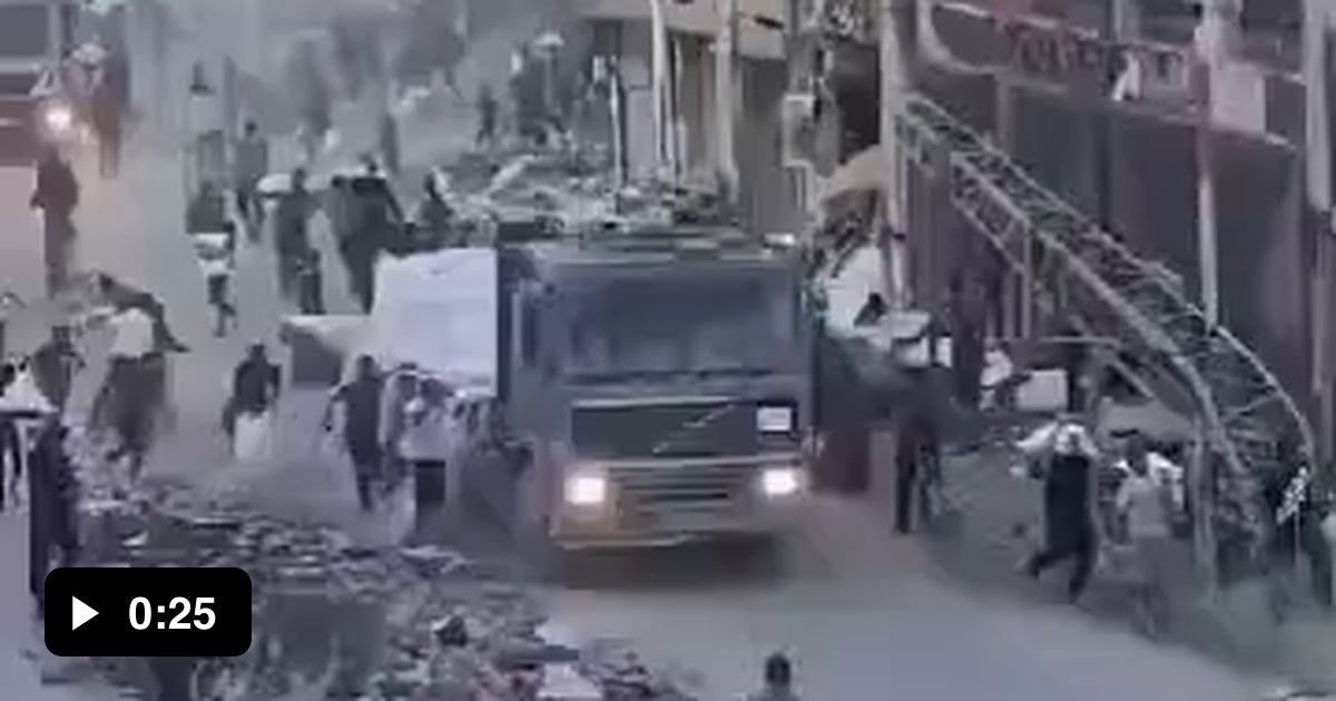 Aid tracks hit Gazan, i wonder why they do that? Who will be blaim for ...