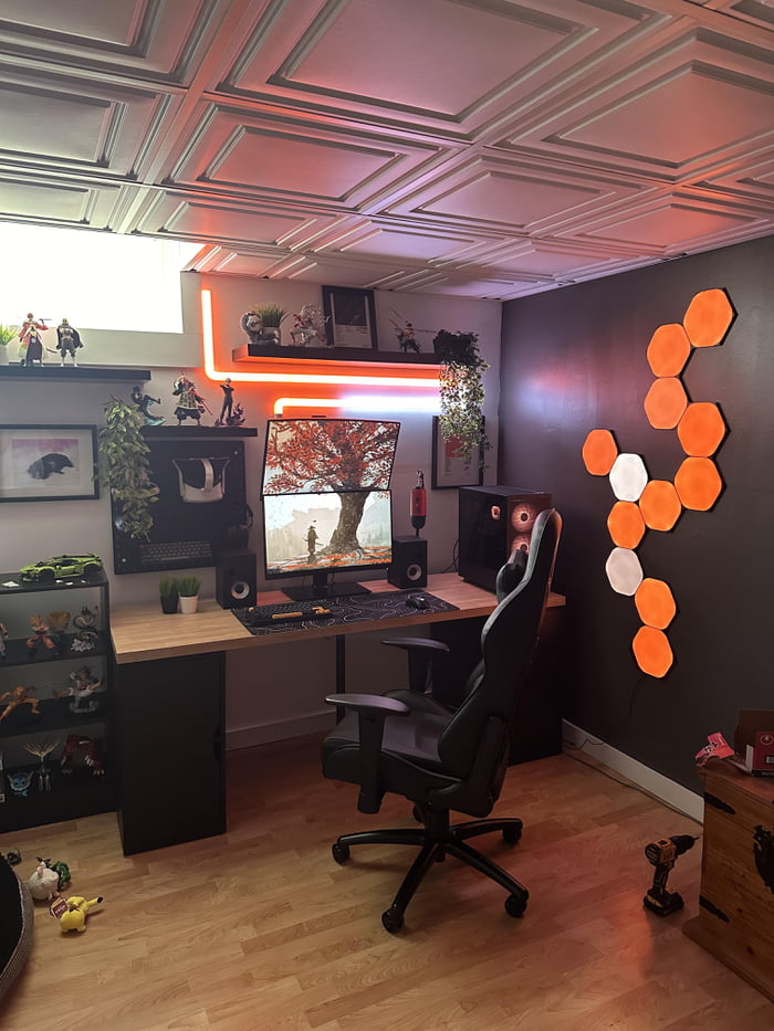 Desk and setup finally done - 9GAG