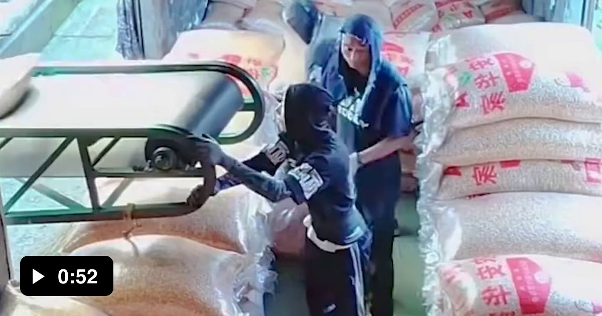 Filling a truck like a pro - 9GAG