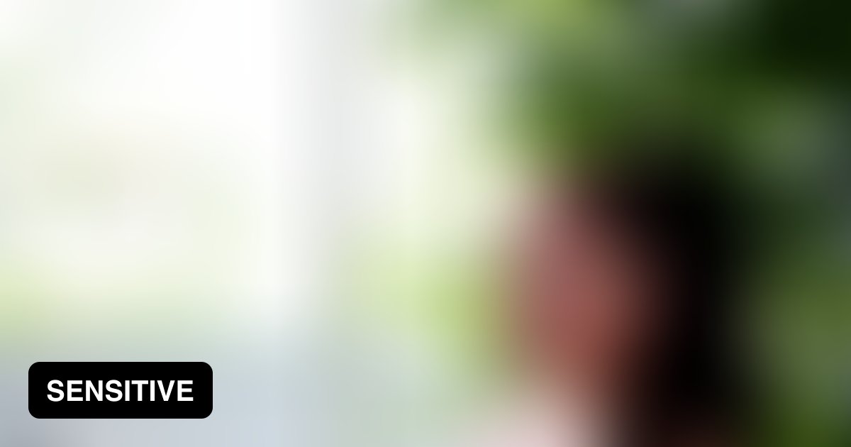 Desire to touch those melons - 9GAG