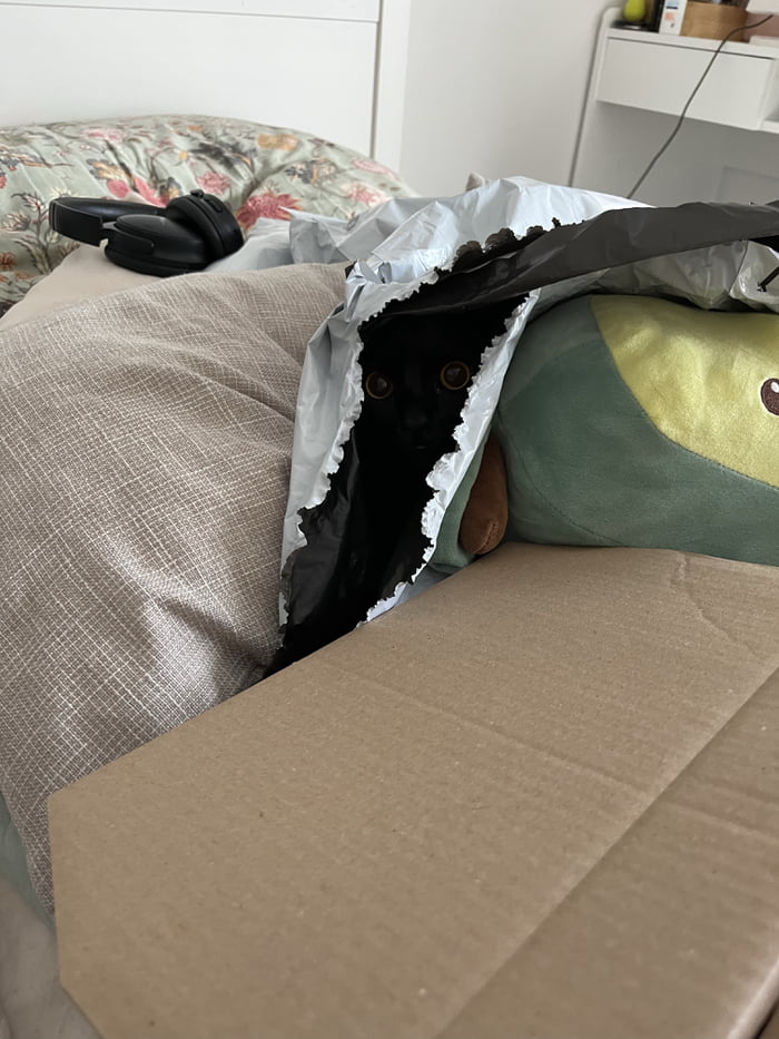 Find the void - 9GAG