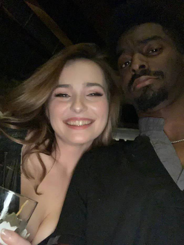 Wifeu sharing pic from her work trip! - 9GAG