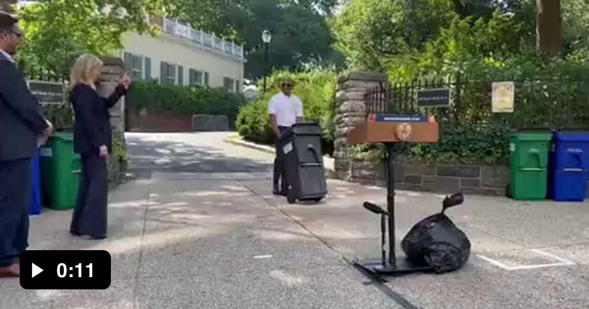 Wakandans discover garbage cans, circa 2024, colorized - 9GAG