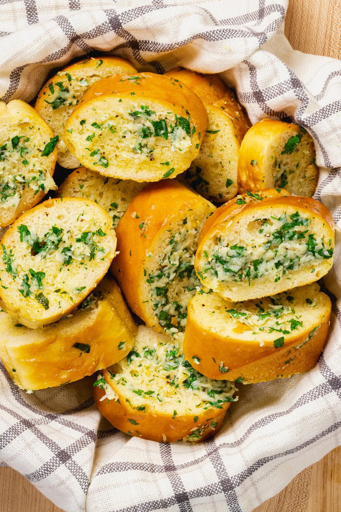 Garlic Bread - 9GAG