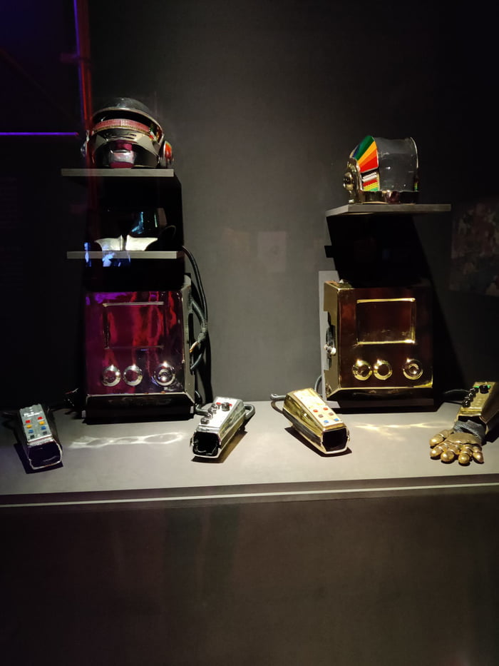 Daft Punk helmets and backpacks at Kunstpalast Düsseldorf - 9GAG