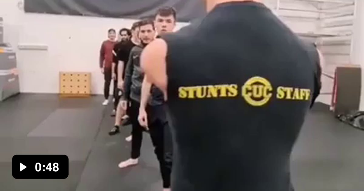 He tried a Dwayne “The Rock” Johnson punch, but the dummy had enough - 9GAG