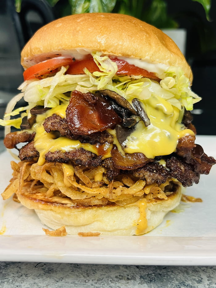 Double smashed bacon cheeseburger with crispy onions and mushrooms - 9GAG