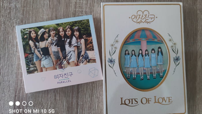 Got another one for my GFriend collection. This time i got signed ...