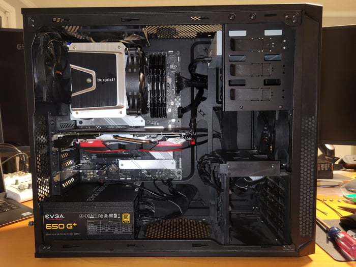 Blacked out build - no RGB for me. - 9GAG