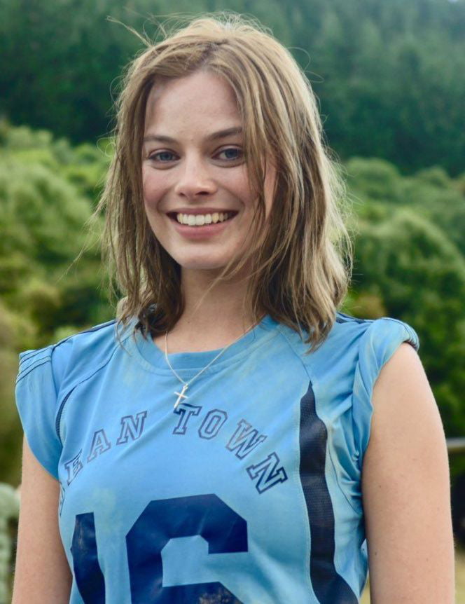 Margot Robbie without makeup - 9GAG