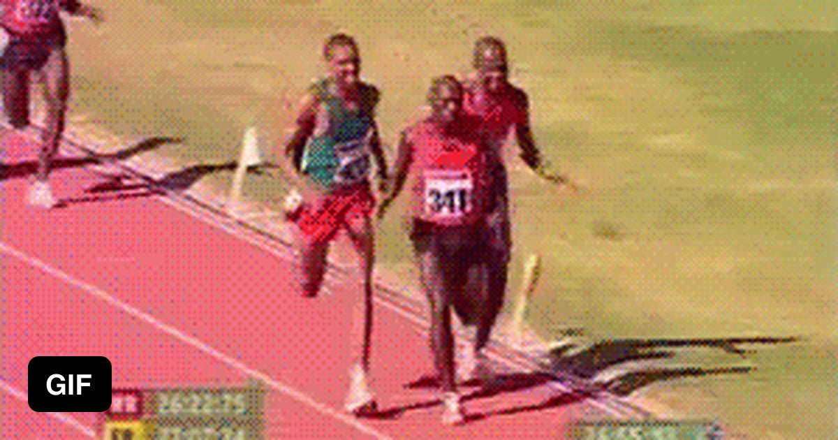 When the cameraman is faster than runner - 9GAG