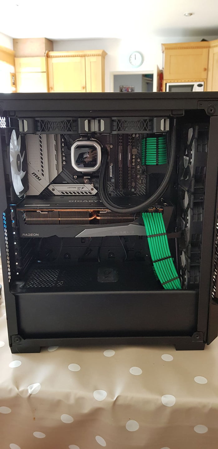 I decided to get some custom cables for my pc. - 9GAG