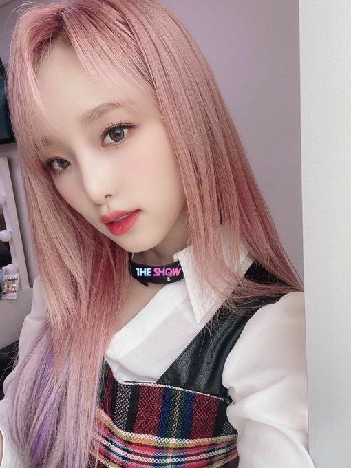 Pink Yena - 9GAG