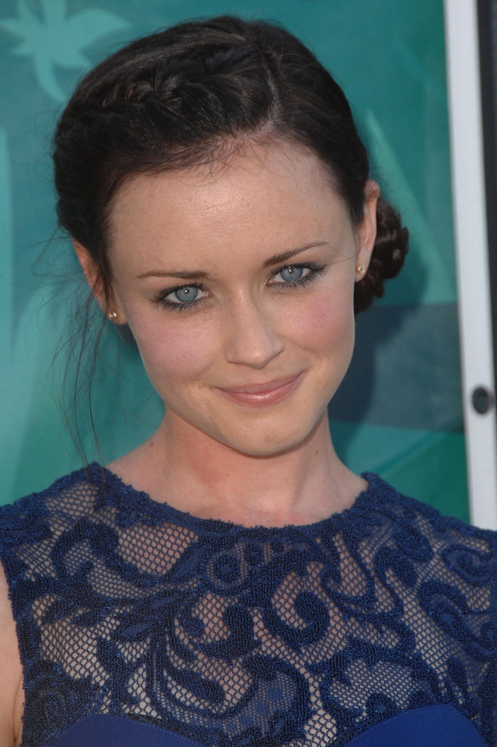 Alexis Bledel 9gag