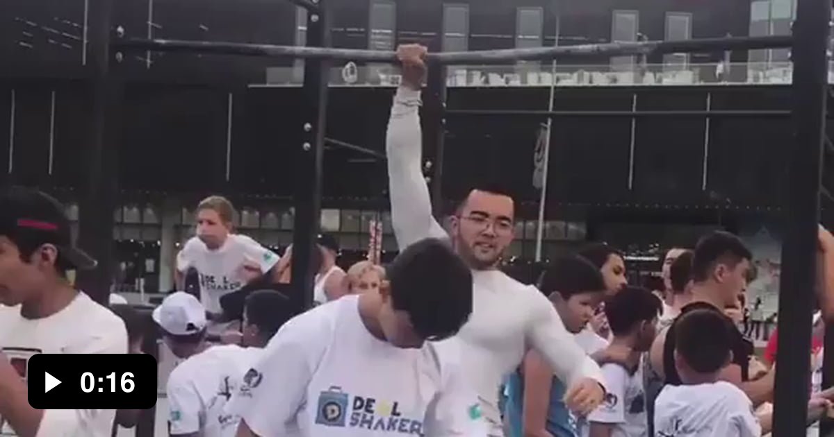 The cleanest pull ups I've ever seen. - 9GAG