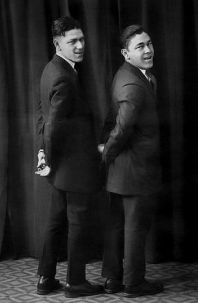 Young Shemp and Moe Howard 1919 - 9GAG