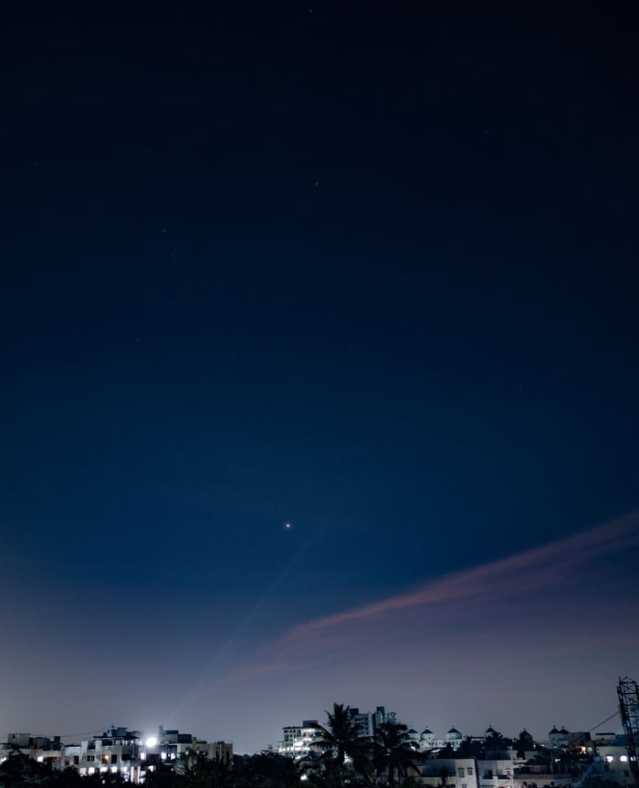 Jupiter Saturn conjunction from phone camera - 9GAG