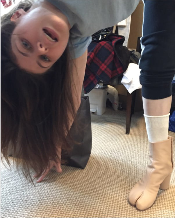 Alexandra Daddario Camel Toe - 9GAG