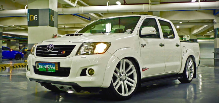 That's one clean lowered pickup - 9GAG