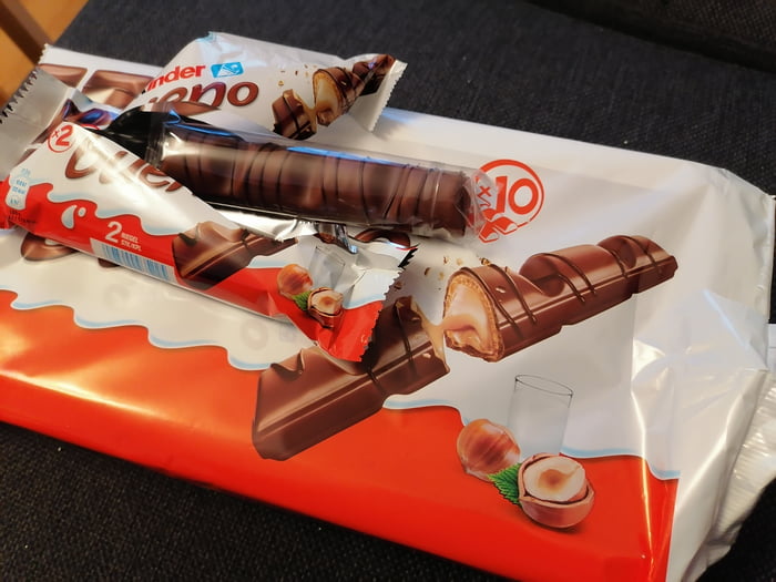 Kinder Bueno: Individually plastic wrapped dual chocolate bar packed ...