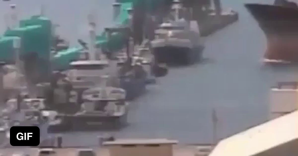 Ship sliced in two - 9GAG