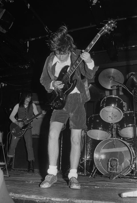 1976 Angus Young (AC-DC) - 9GAG