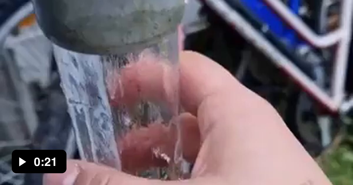 Man Pulls Frozen Water Stick From Pipe. - 9GAG