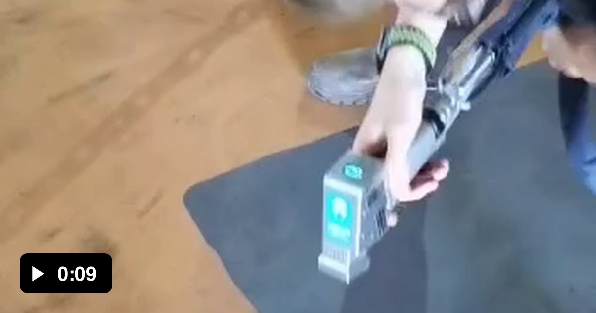 Lasers are fun to play with. - 9GAG