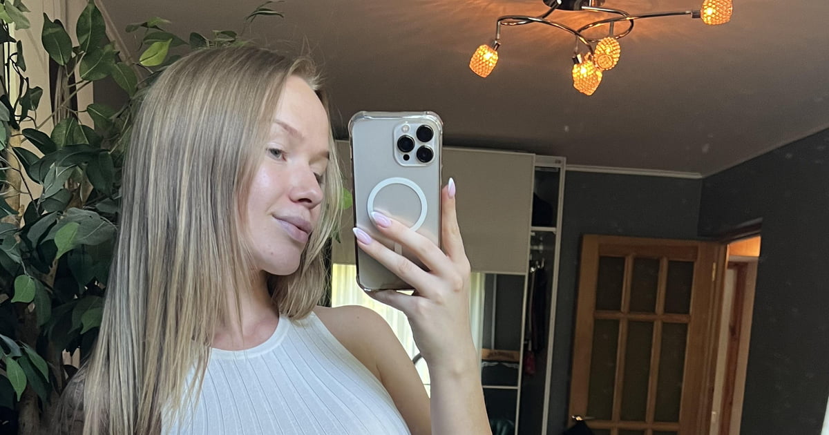 If you stopped scrolling say hi at least - 9GAG