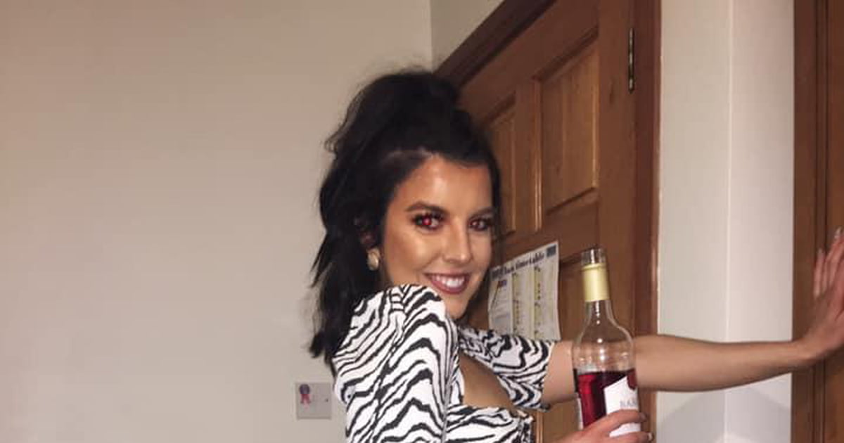 Very Tight Skirt 9gag