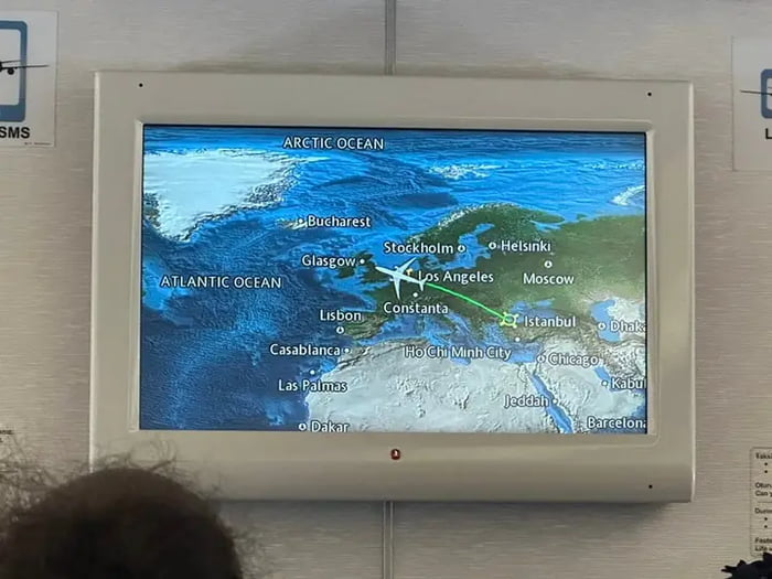 Something is wrong here... - 9GAG