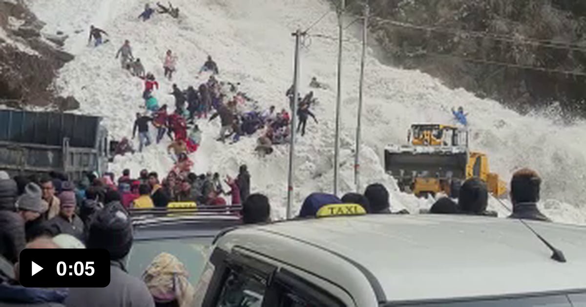 Manali Avalanche - 9GAG