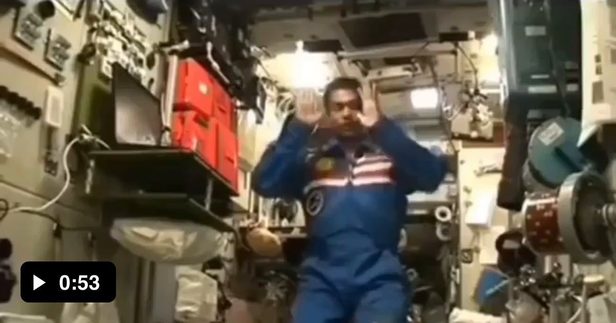 Muslim astronaut praying in space - 9GAG