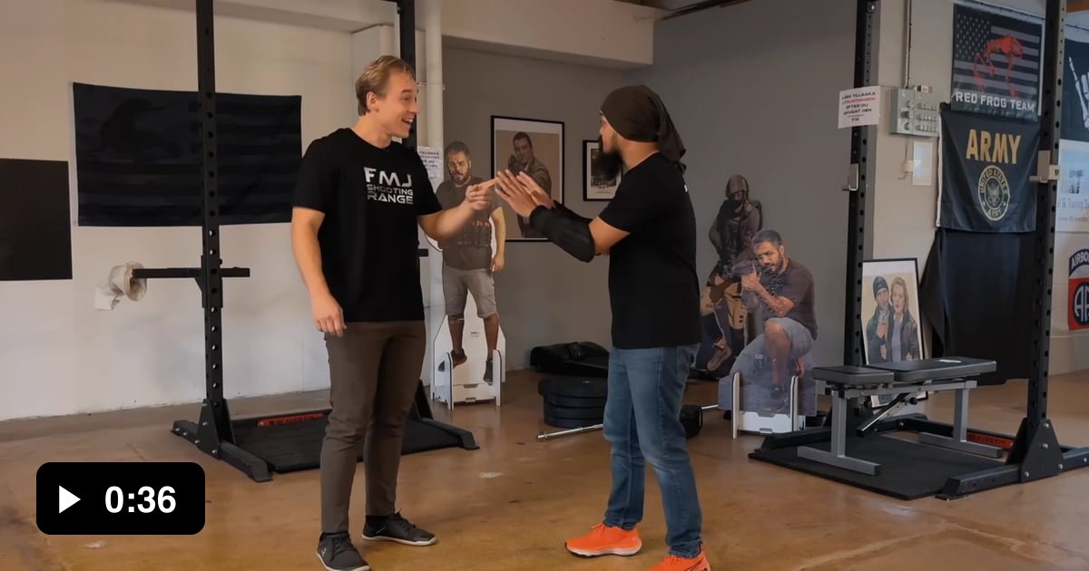 Survival tip to avoid knife attacks Nr.1: Pattern recognition - 9GAG