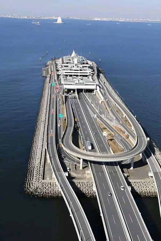 BREATHTAKING! 🤯 This is Japan's underwater highway - 9GAG
