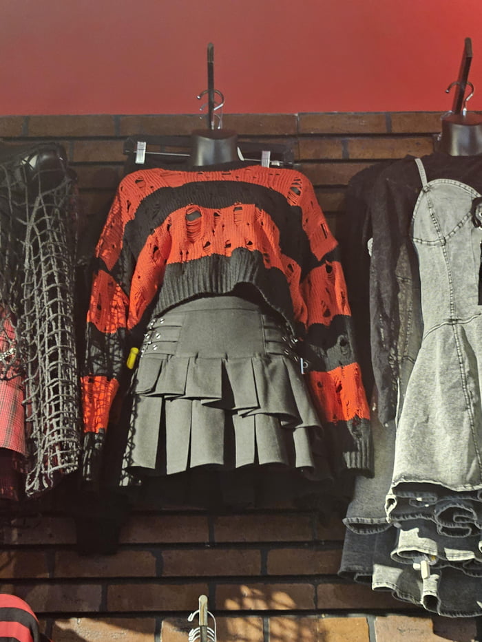 Mumei x hot topic - 9GAG