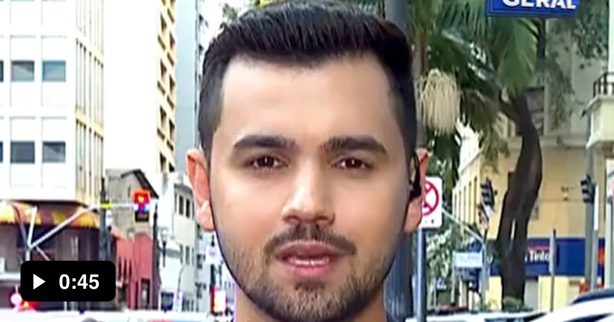 Isso deveria acontecer todos os dias. Todos os dias um artista, político, repórter, atleta ...