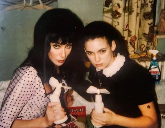 Cher and Winona Ryder cooling off on the set of Mermaids, 1990 - 9GAG
