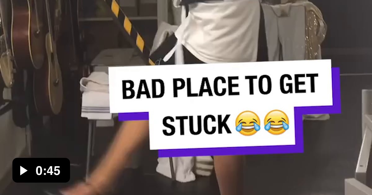 Somebody help her. She is stuck 🥺 - 9GAG