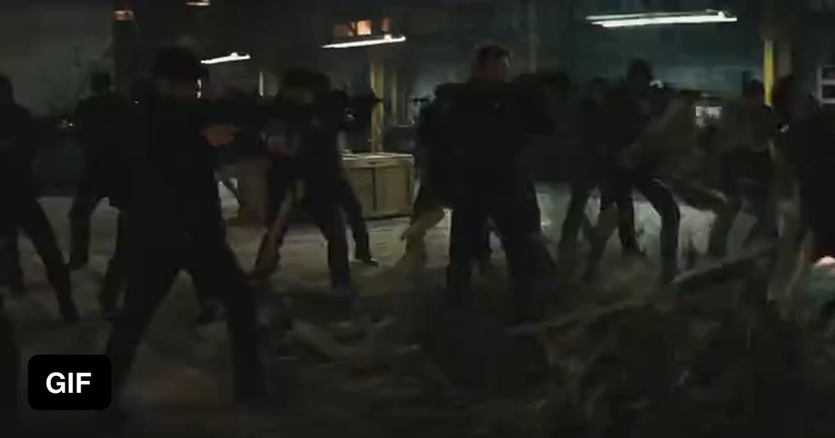 Batman Warehouse Fight Scene (60 fps) - 9GAG