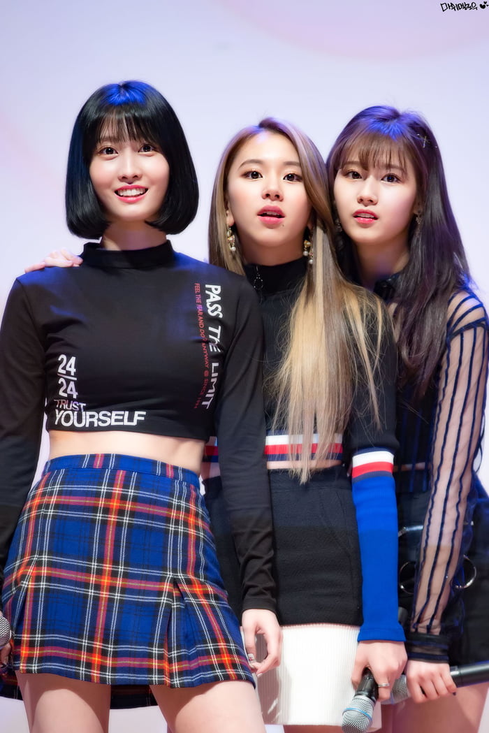 Momo, Chaeyoung & Sana - 9GAG